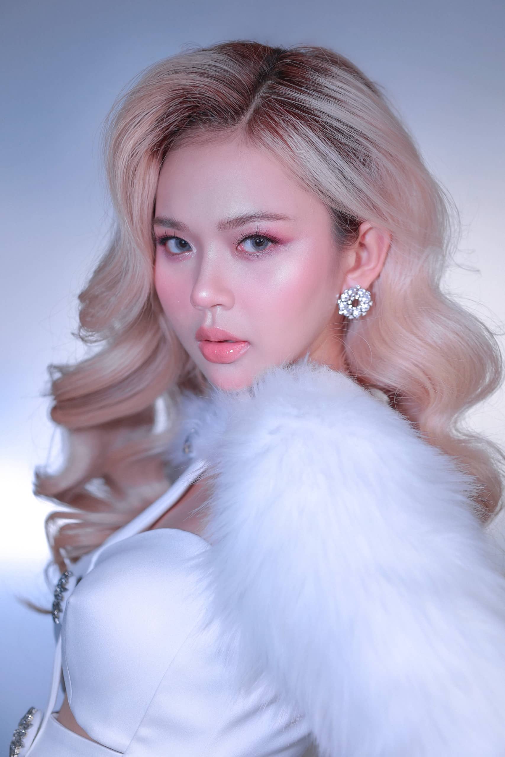 Nguyễn Kim Anh - Makeup artist tài năng trẻ tuổi - tapchidoanhnhan24h
