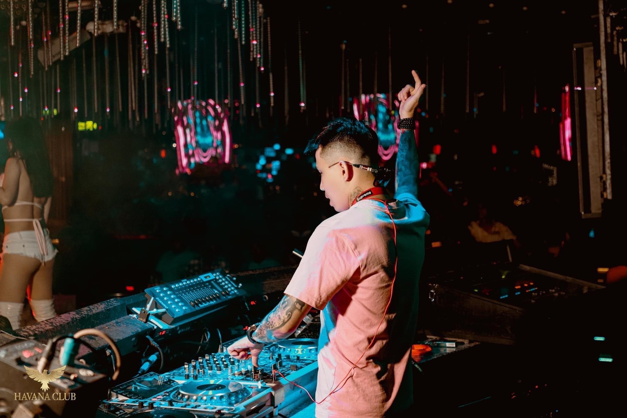 DJ Bin Banana - Chinh phục khán giả với kỹ năng chơi nhạc chuyên nghiệp ...